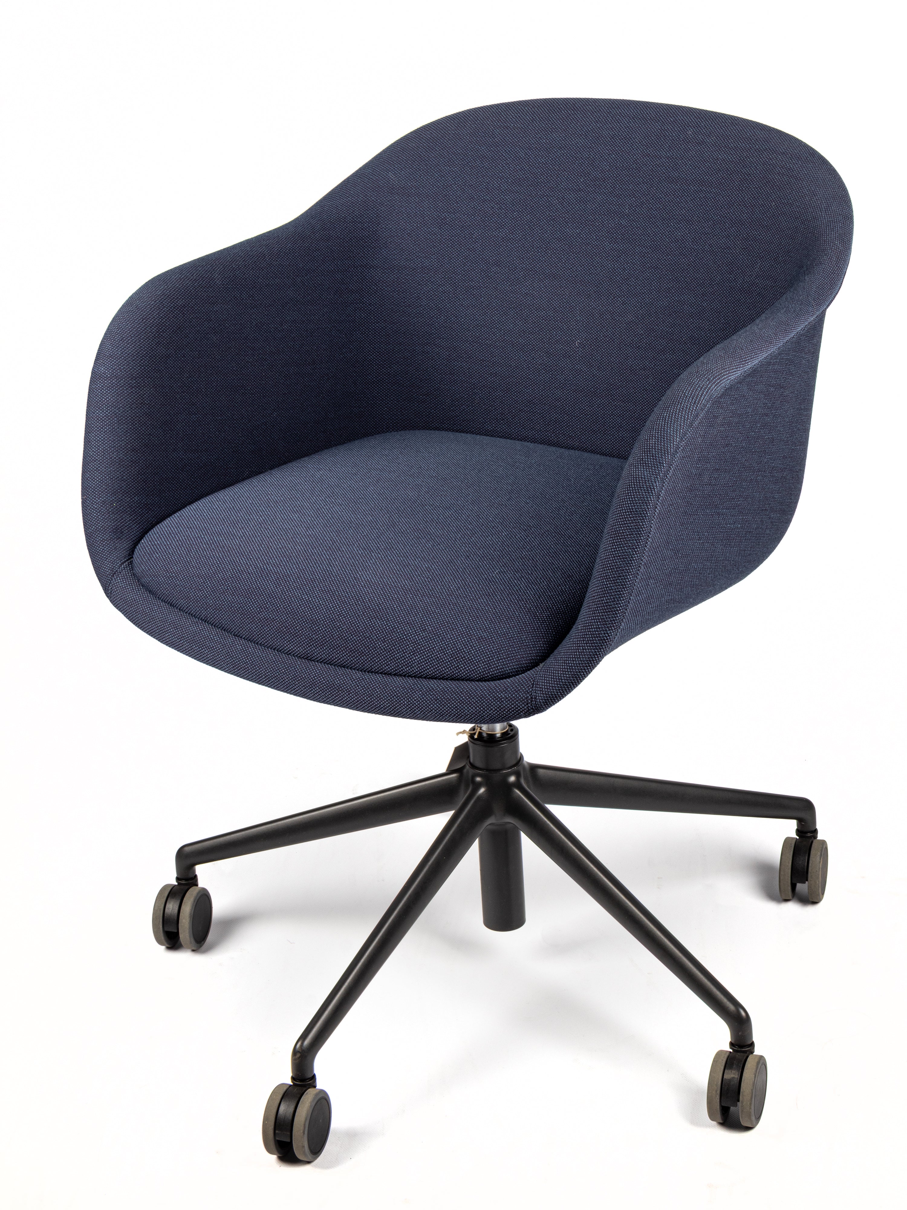 Muuto - Fiber Conference Armchair – Sella Mensa